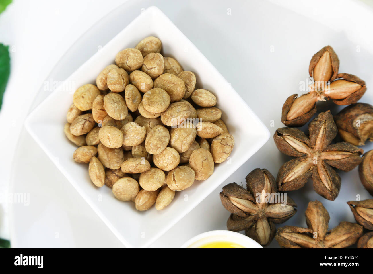 Inchi nuts hi-res stock photography and images - Alamy