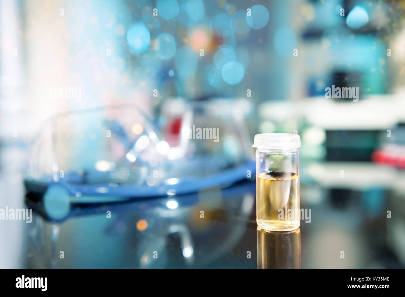 Bacterial culture hi-res stock photography and images - Alamy