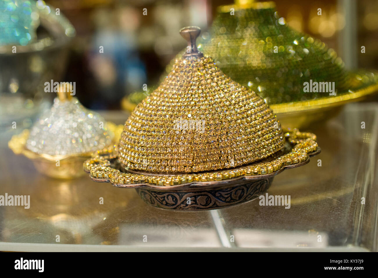 Artistic food plating hi-res stock photography and images - Alamy