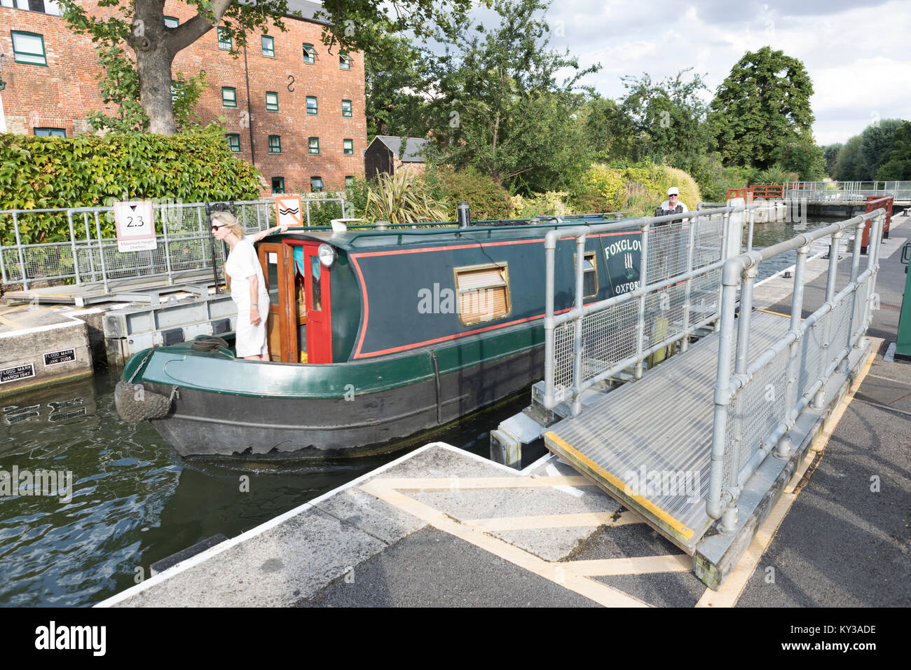 Canal boat oxford hi-res stock photography and images - Alamy