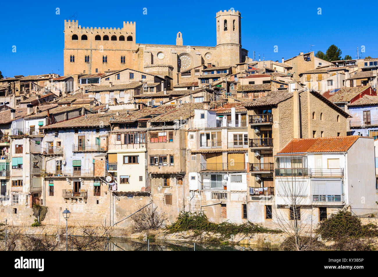 Medieval village in Valderrobres, Aragon, Spain Stock Photo - Alamy