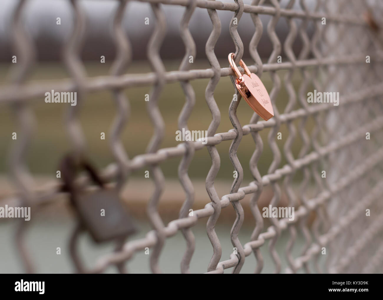 Shiny bridge hi-res stock photography and images - Alamy
