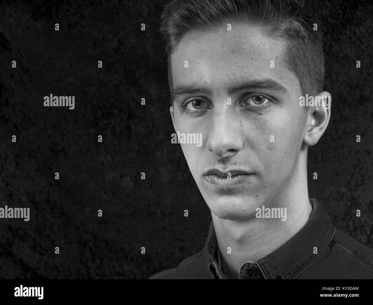 Hombre individual hi-res stock photography and images - Alamy
