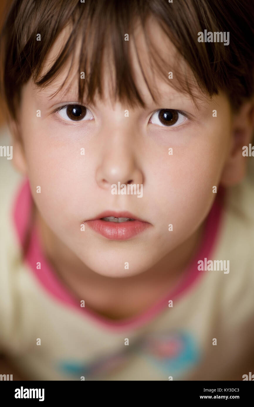 Surprised girl short hair brown hi-res stock photography and images - Alamy