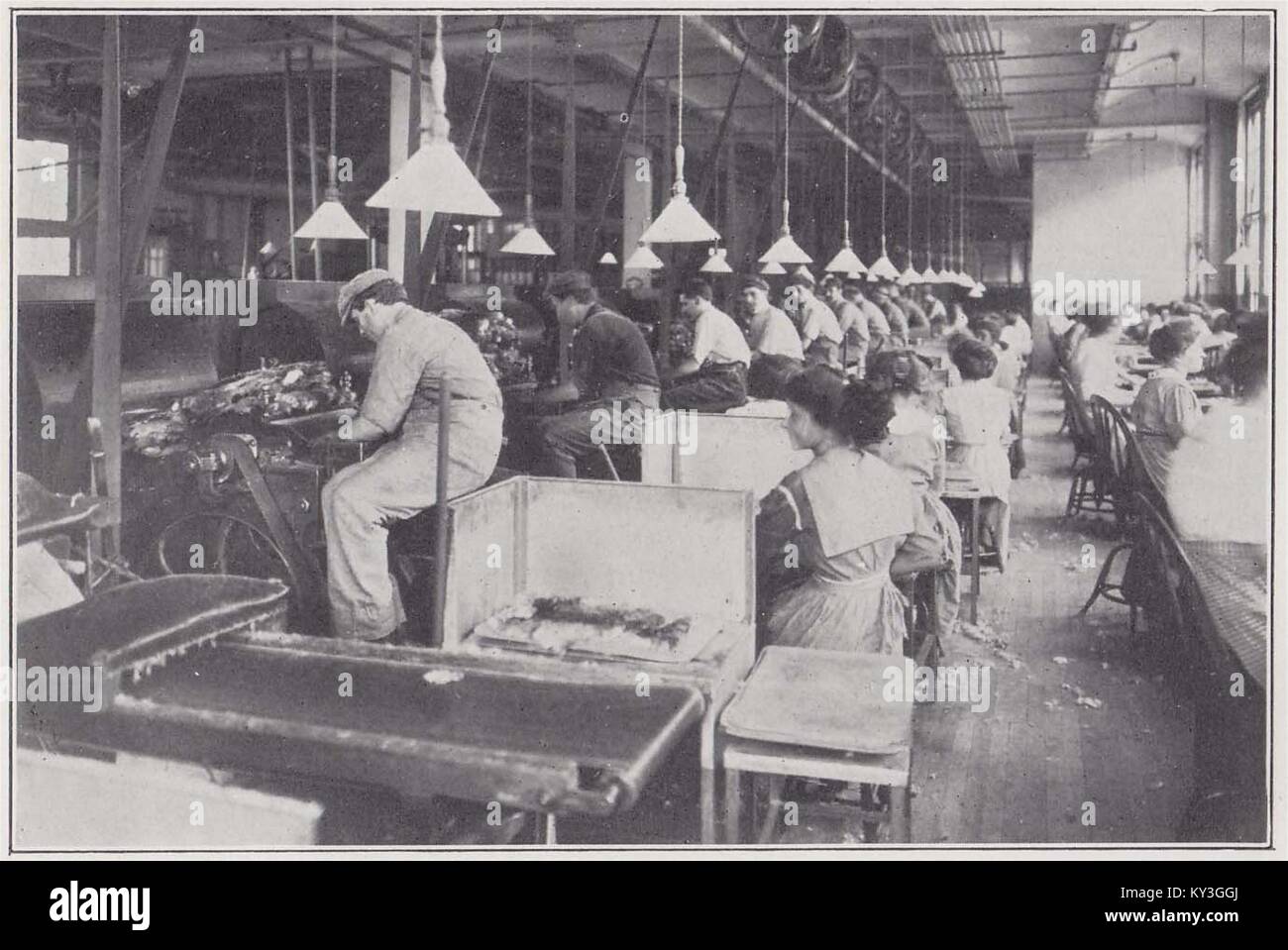 Hat-Making. Process of Fur-Cutting Stock Photo - Alamy