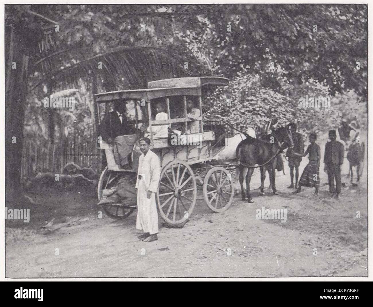 Royal mail coach hi-res stock photography and images - Alamy