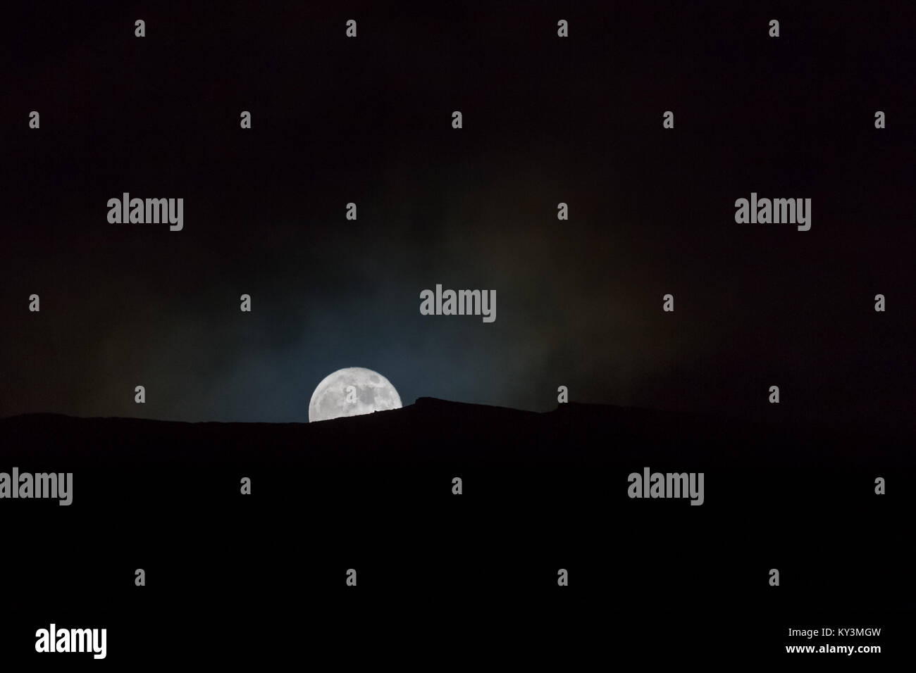 Full moon on january night hi-res stock photography and images - Alamy