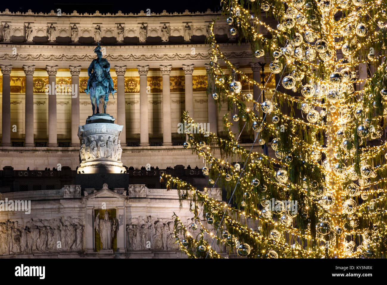 Traditional tradition rome christmas hi-res stock photography and ...