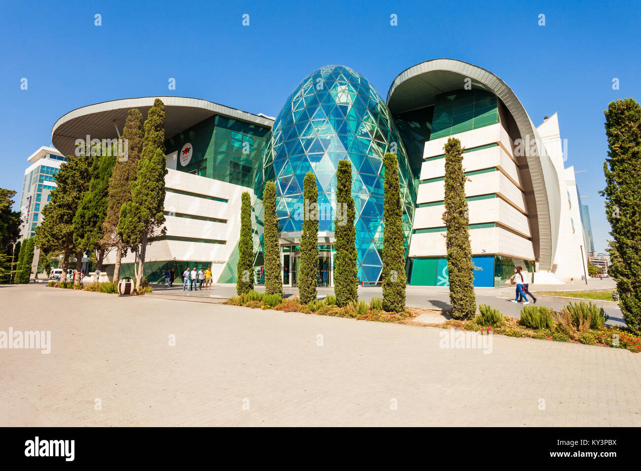 BAKU, AZERBAIJAN - SEPTEMBER 14, 2016: Park Bulvar Mall is a shopping ...