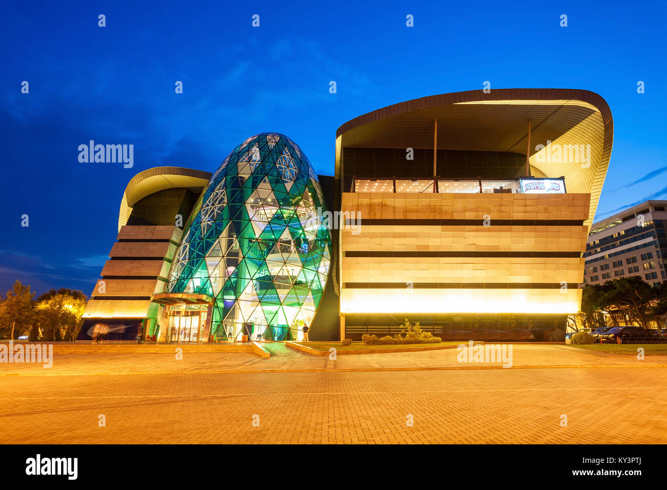 BAKU, AZERBAIJAN - SEPTEMBER 15, 2016: Park Bulvar Mall is a shopping ...