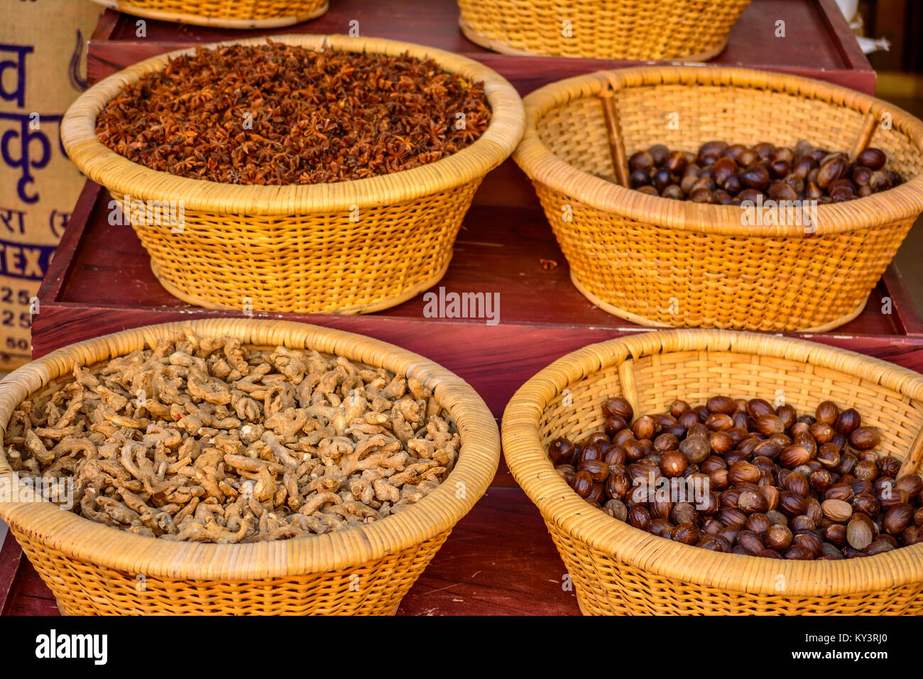 Kerala Spices in traditional bamboo basket Stock Photo - Alamy