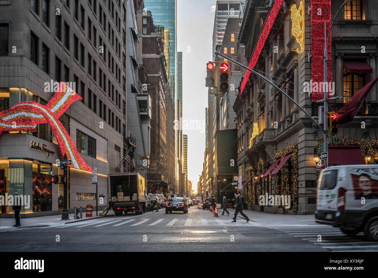 29 SEP 2017 -NEW YORK / USA - People walking on the streets of ...