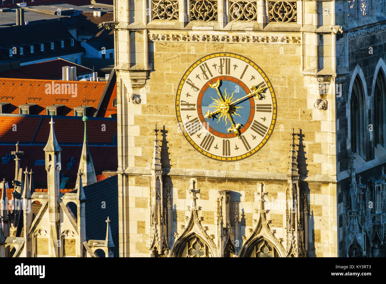 Clock of The New Town Hall (Neues Rathaus) on Marienplatz in Munich ...