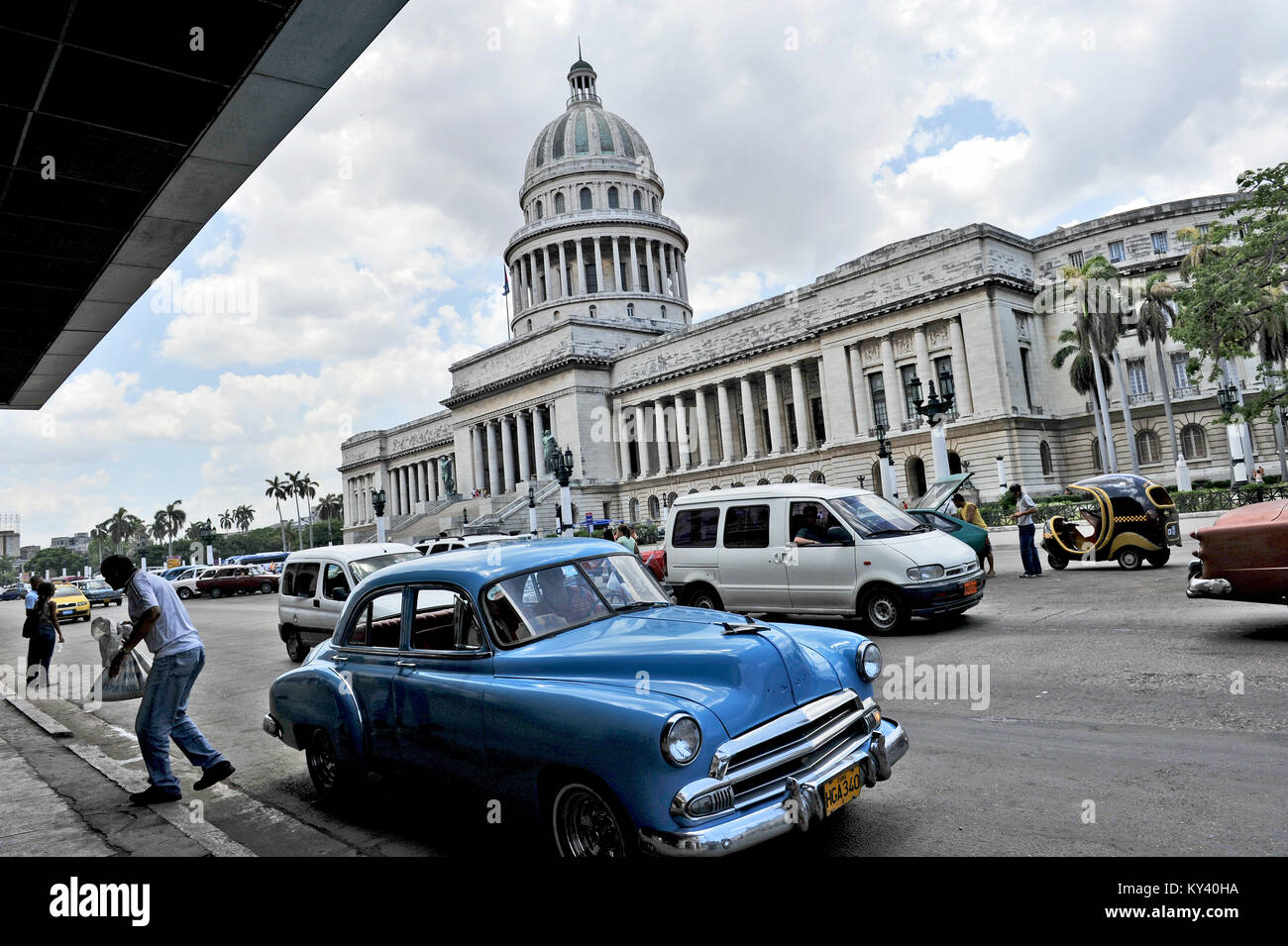 Downtown havana habana government building capital building hi-res ...