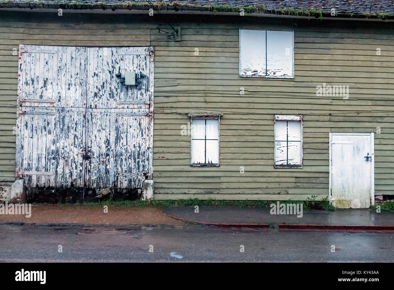 A clad barn in Stanmer Park in Brighton Stock Photo - Alamy