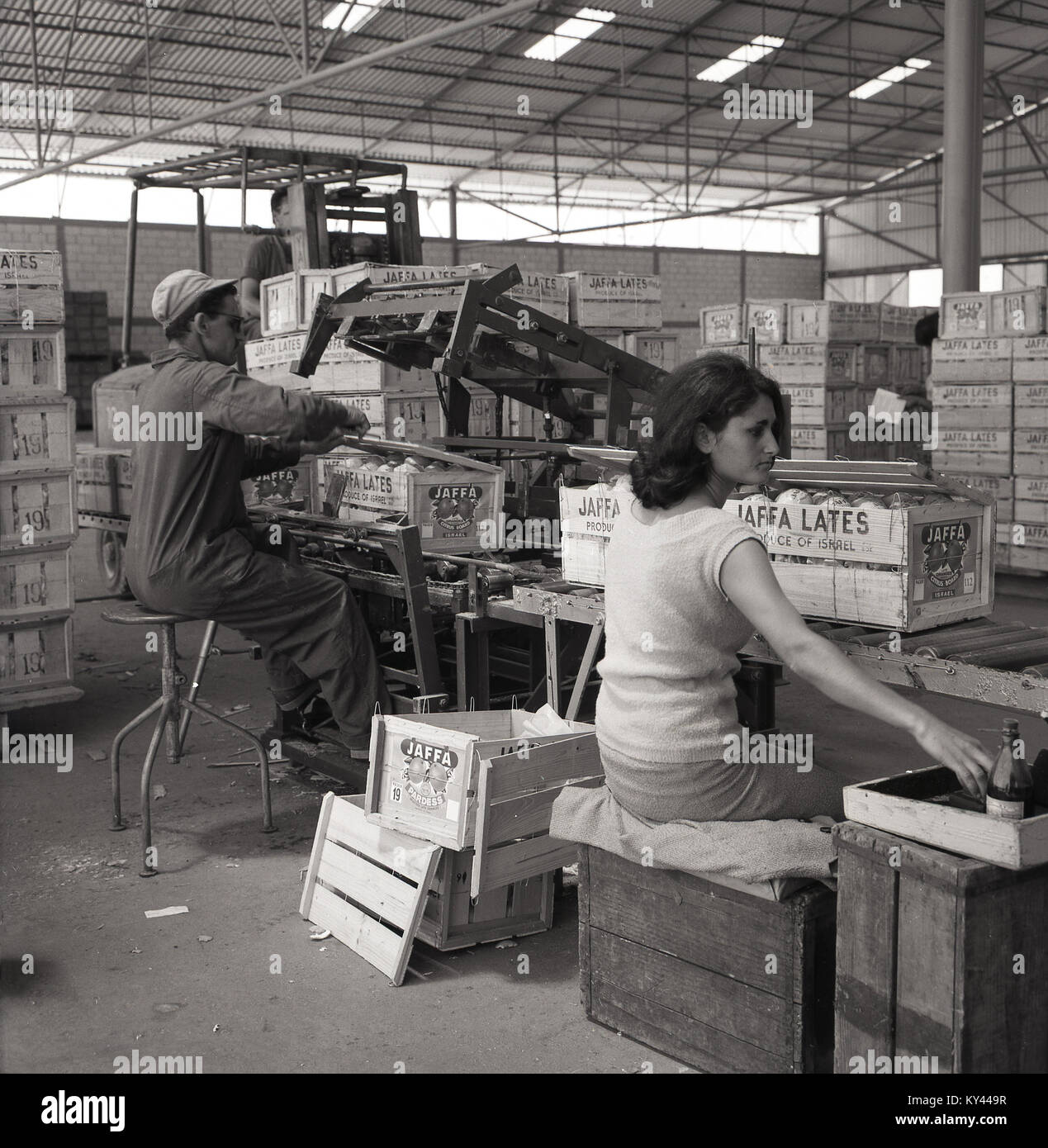1950s historical female male hi-res stock photography and images - Alamy