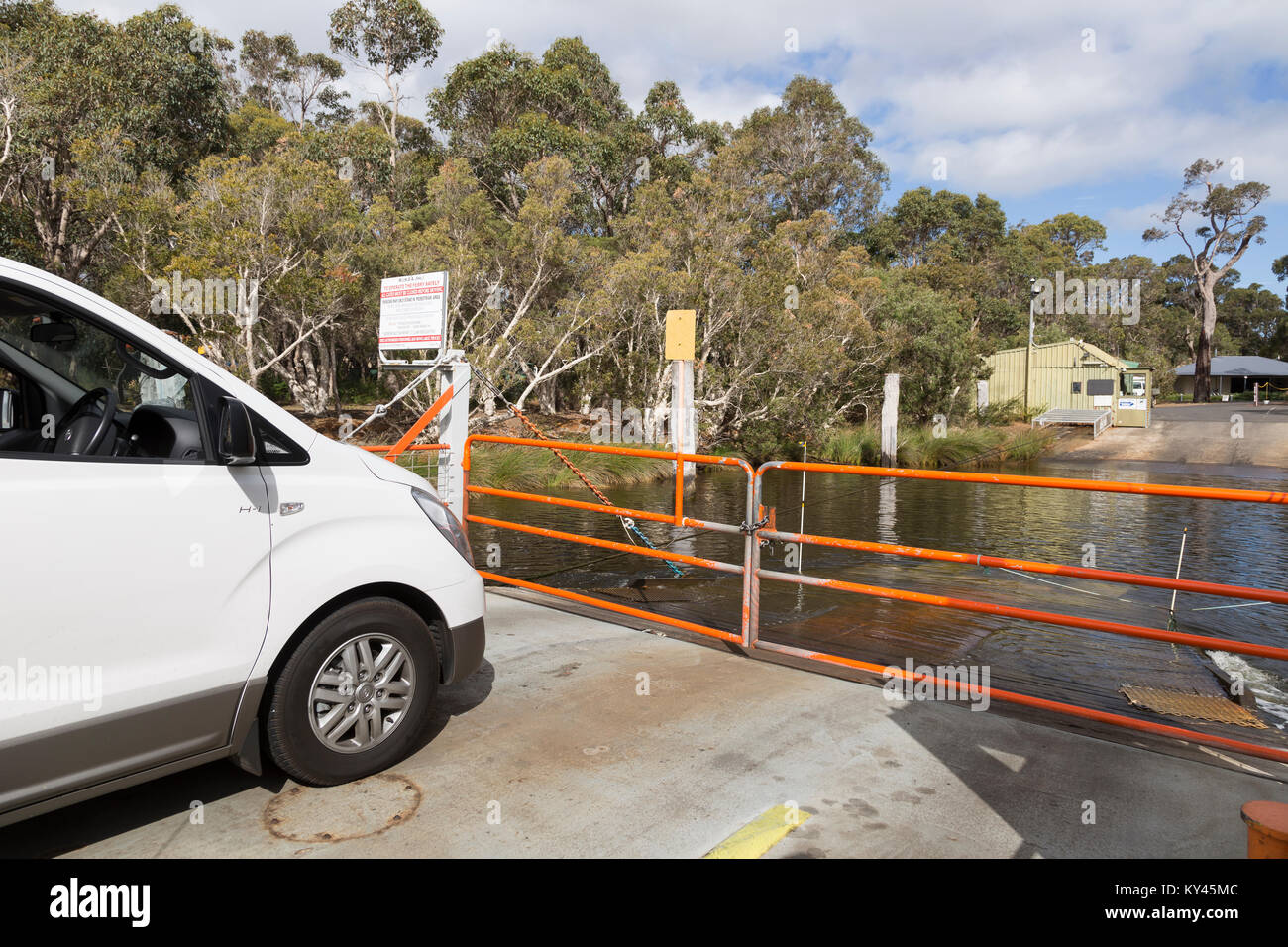 The chain ferry that takes vehicles and pedestrians to Molloy Island ...