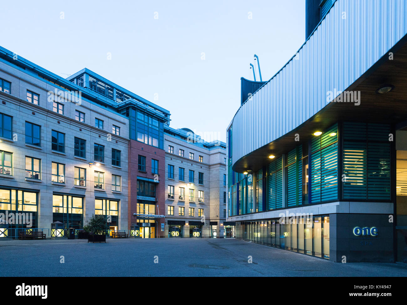 Edinburgh financial district hi-res stock photography and images - Alamy