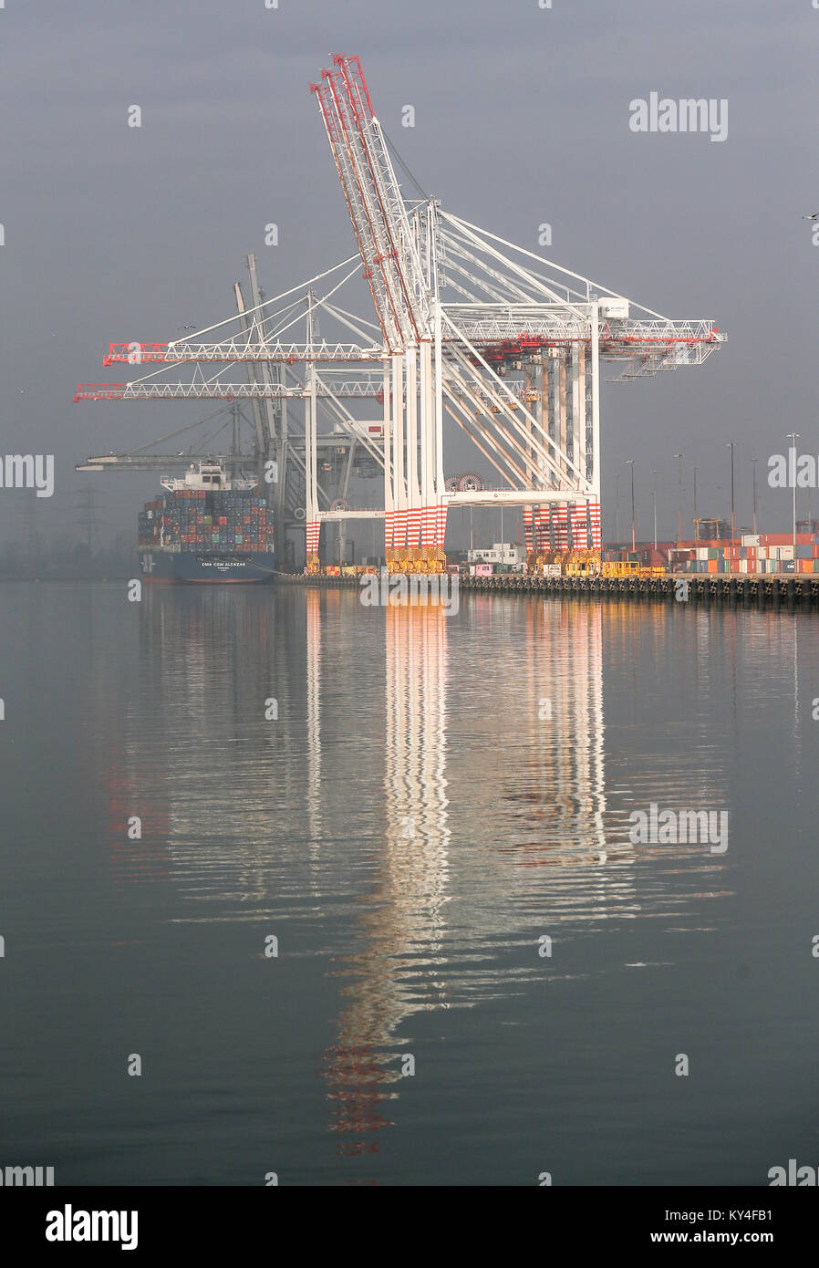Southampton container terminal hi-res stock photography and images - Alamy