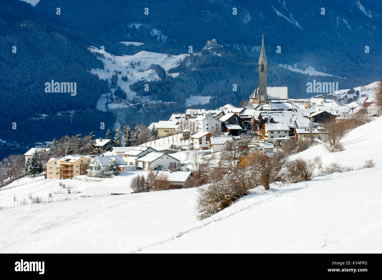 Schweiz, Engadin, Sent bei Bad Scuol Stock Photo - Alamy