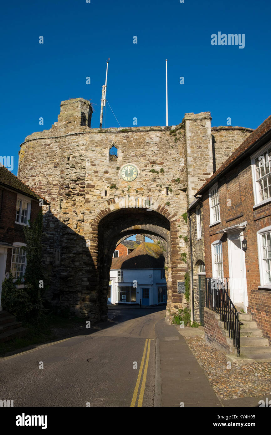 Landgate, stone wall entrance to the town of rye east sussex Stock ...