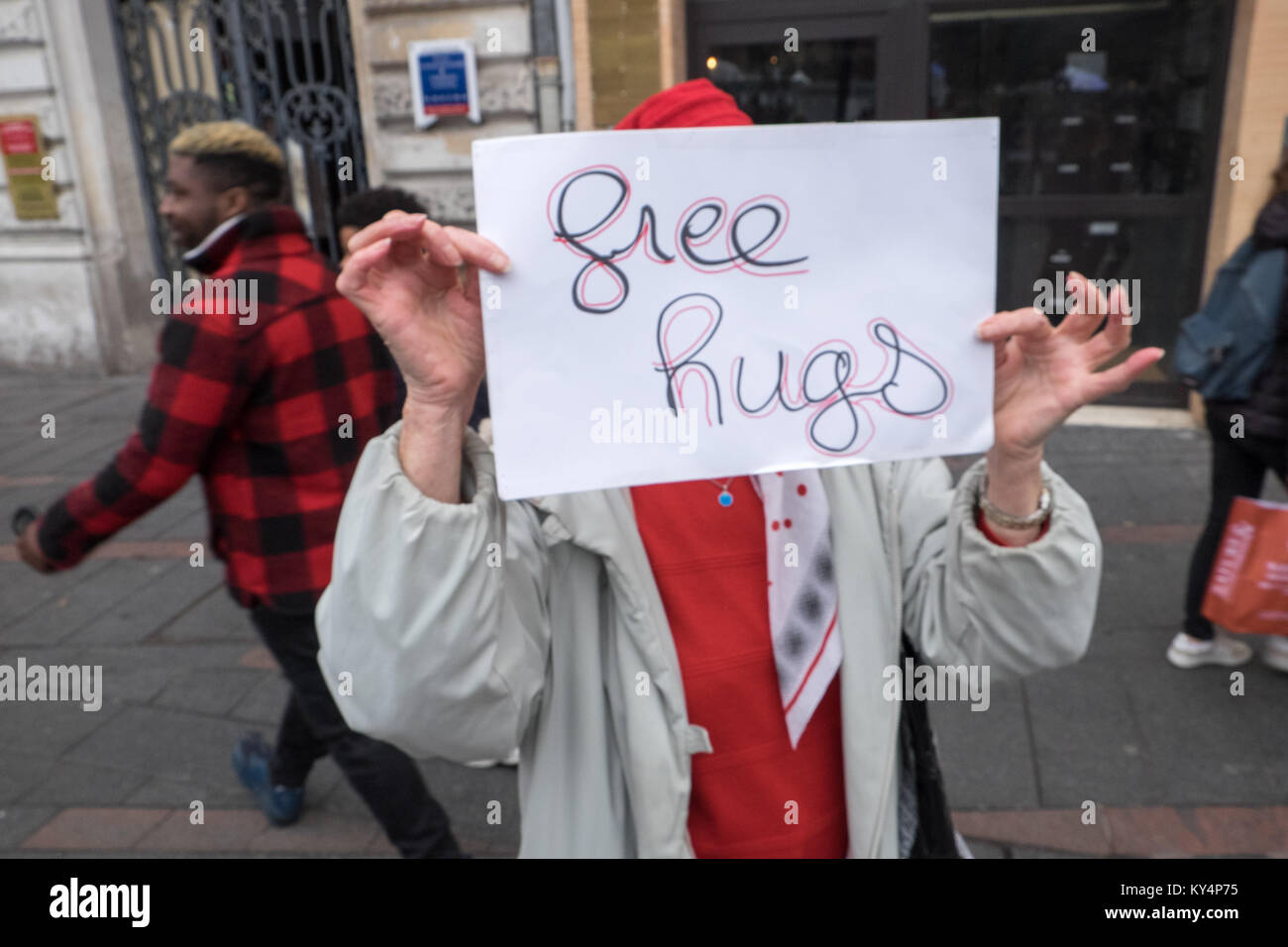 Free Hugs Sign Stock Photos & Free Hugs Sign Stock Images - Alamy