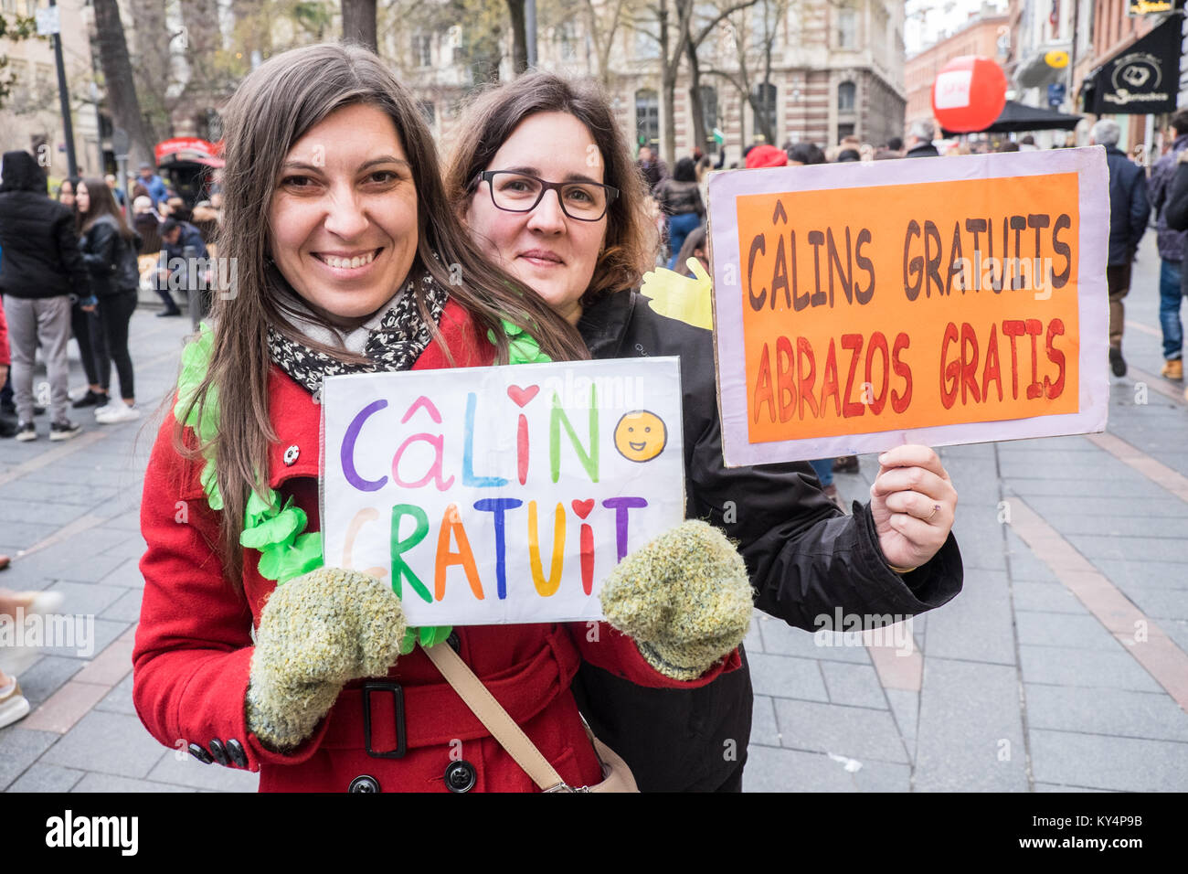 Free hugs hug hugging public hi-res stock photography and images - Alamy