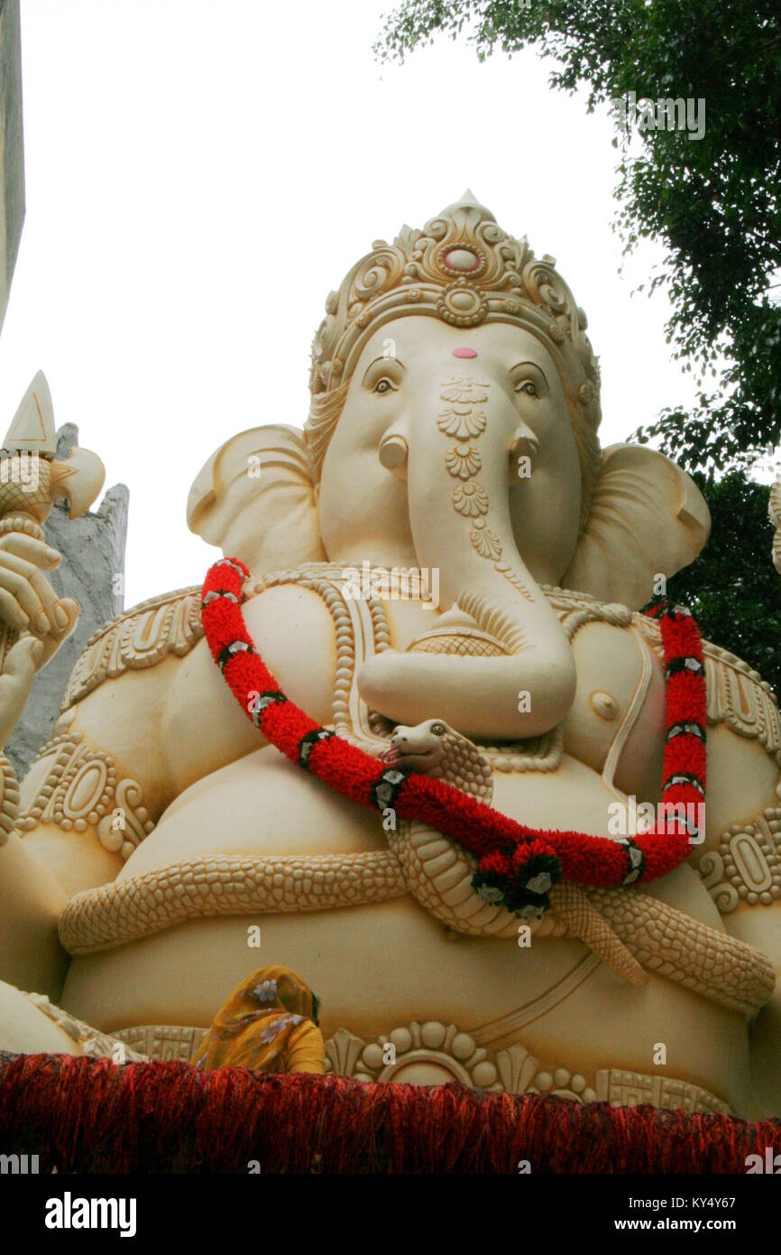 Elephant pooja hi-res stock photography and images - Alamy