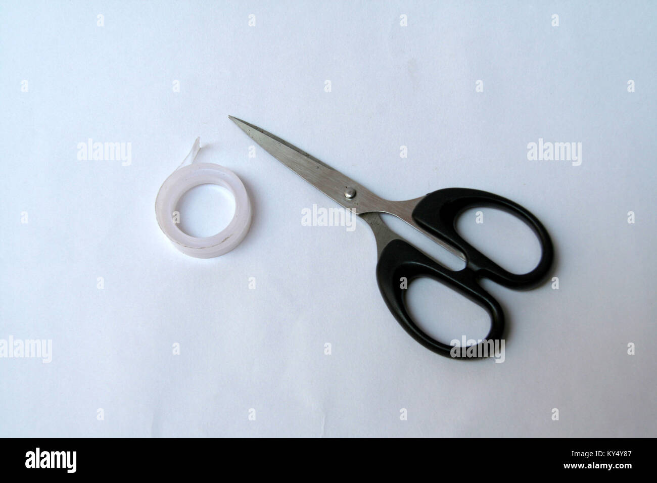 Bond default hi-res stock photography and images - Alamy