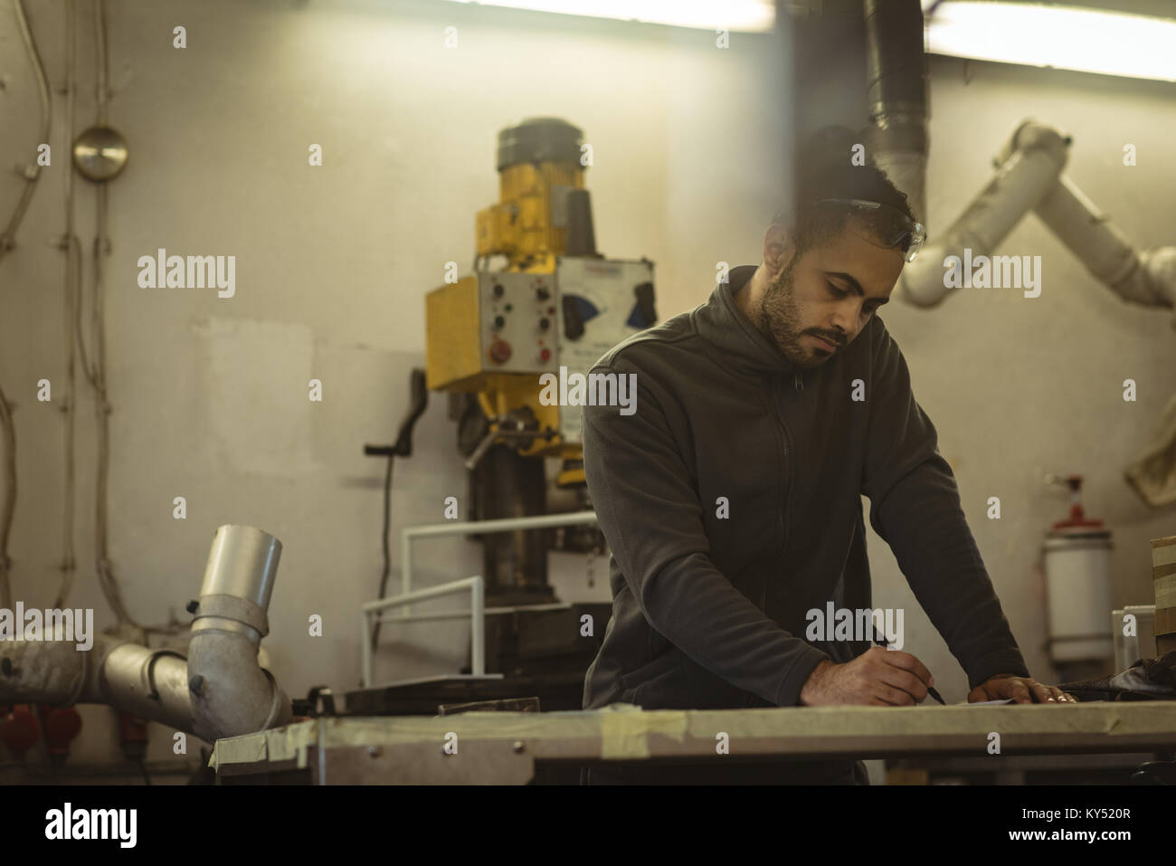 Pencil manufacturing process hi-res stock photography and images - Alamy