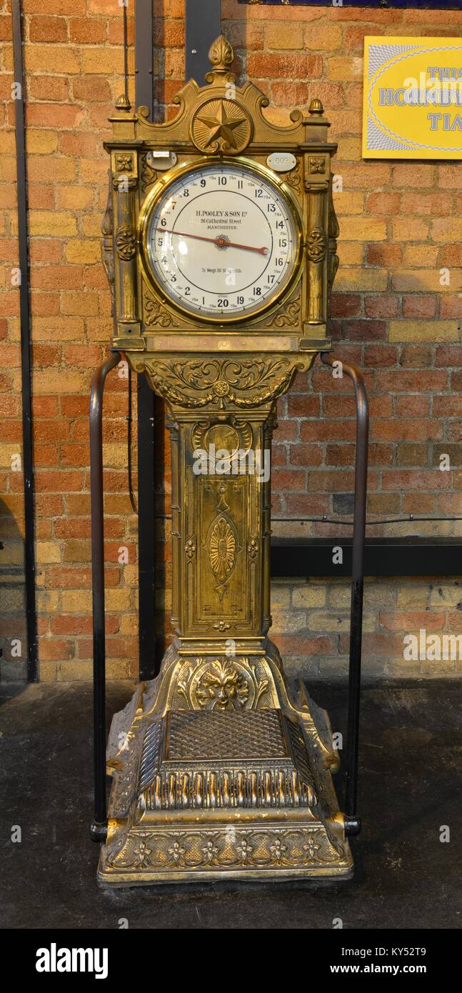 Victorian weighing scales hi-res stock photography and images - Alamy