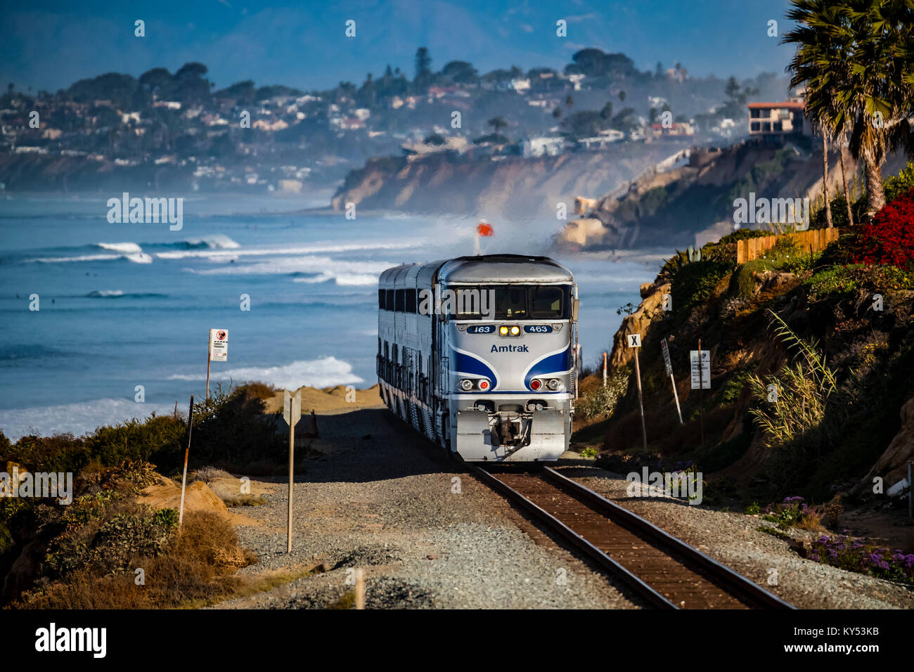 amtrak passenger train on pacific coast rail line Stock Photo - Alamy