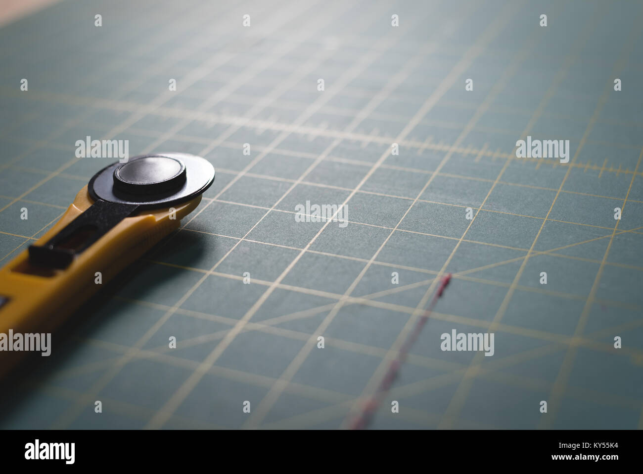 Table blade hi-res stock photography and images - Alamy