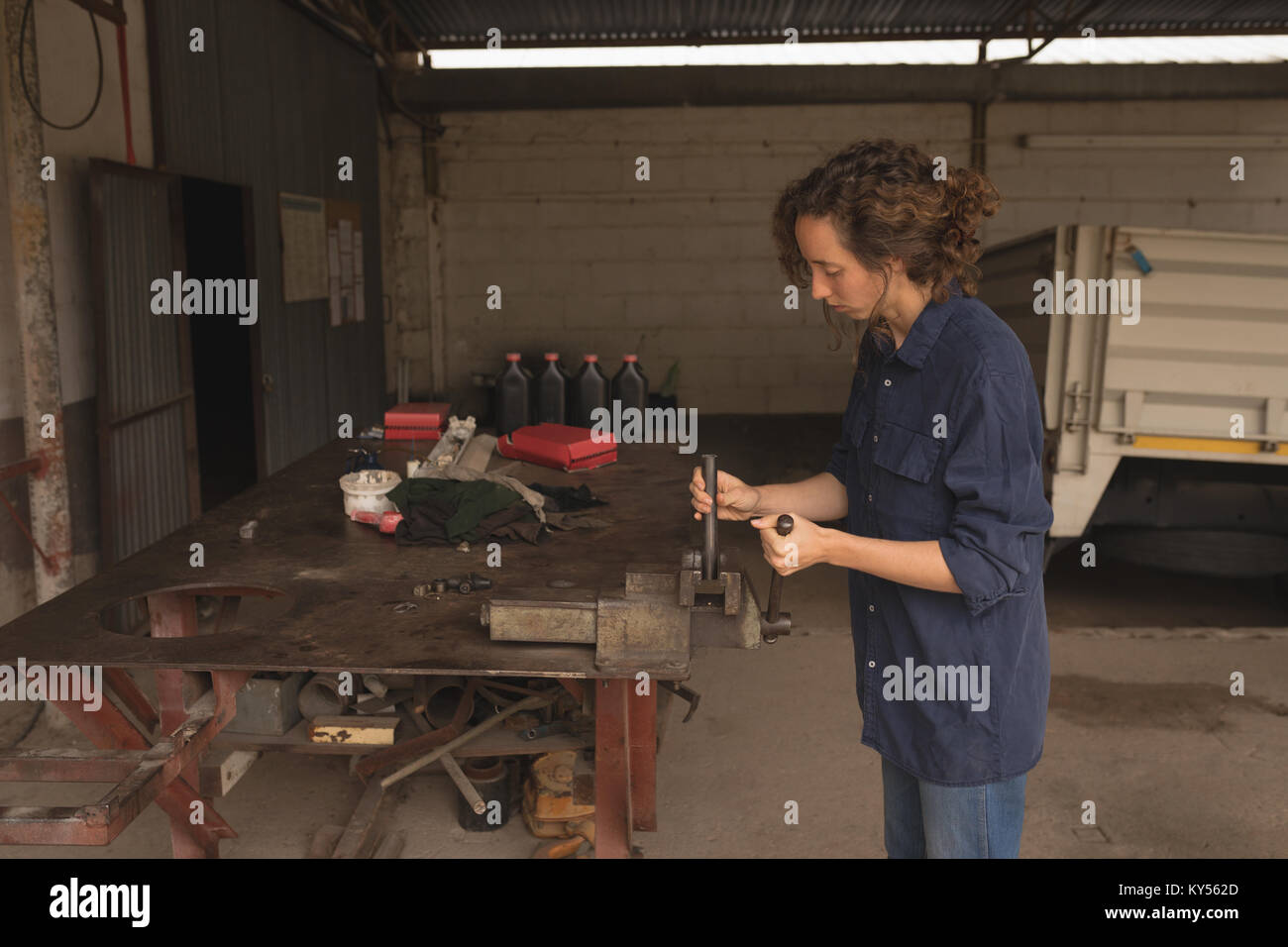 Female worker working in hi-res stock photography and images - Alamy