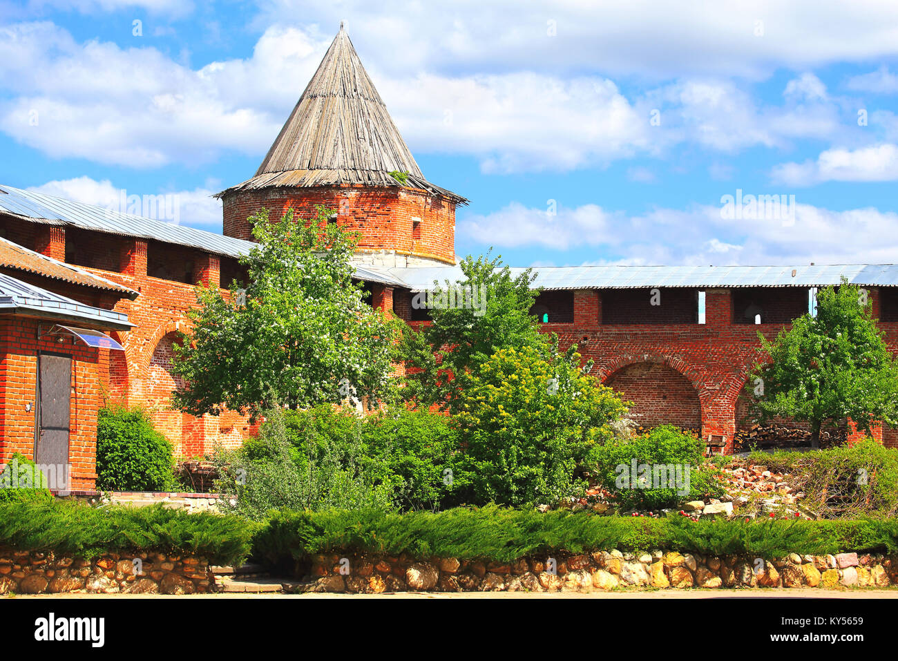 Ancient massive wall and wall tower of Kremlin in Zaraysk, Moscow ...