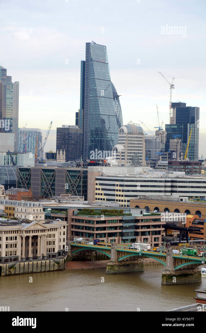 Viewing platform tate modern art gallery hi-res stock photography and ...
