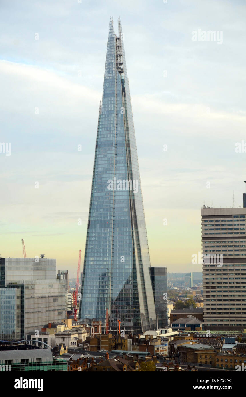Tate modern viewing gallery view hi-res stock photography and images ...