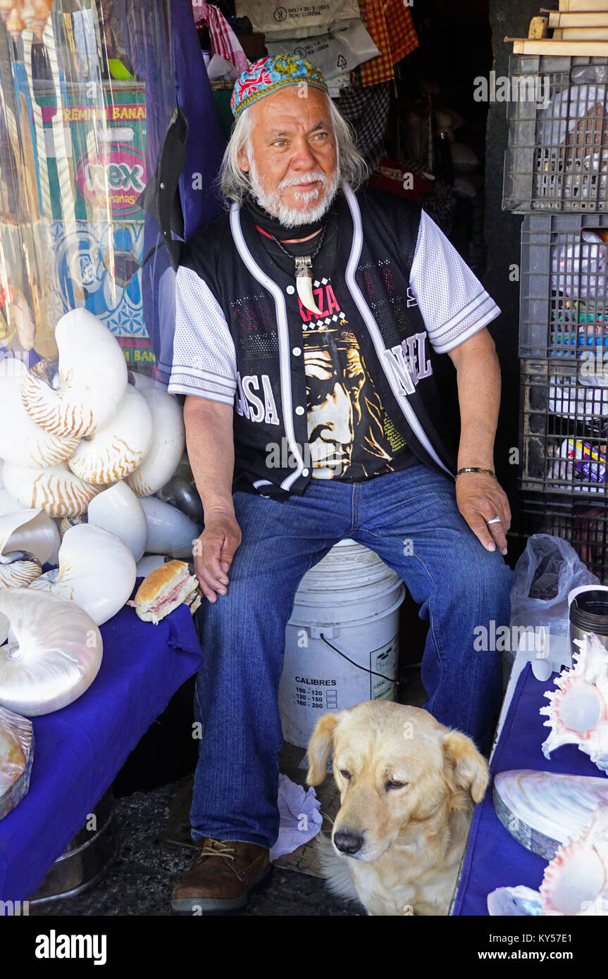 Selling seashells hi-res stock photography and images - Alamy