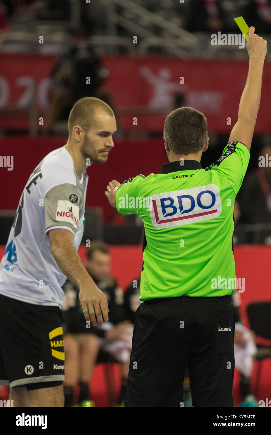Handball referee hi-res stock photography and images - Alamy
