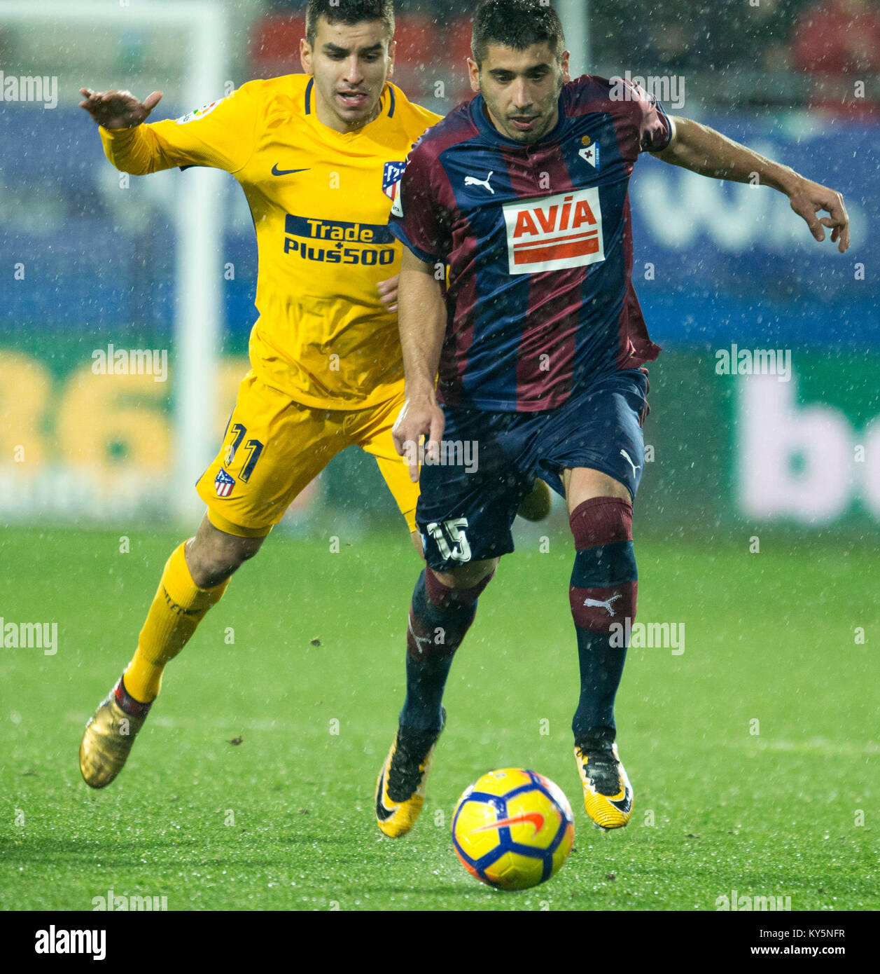 (15) Jose Angel Valdes Cote, (11) Angel Martin Correa during the ...
