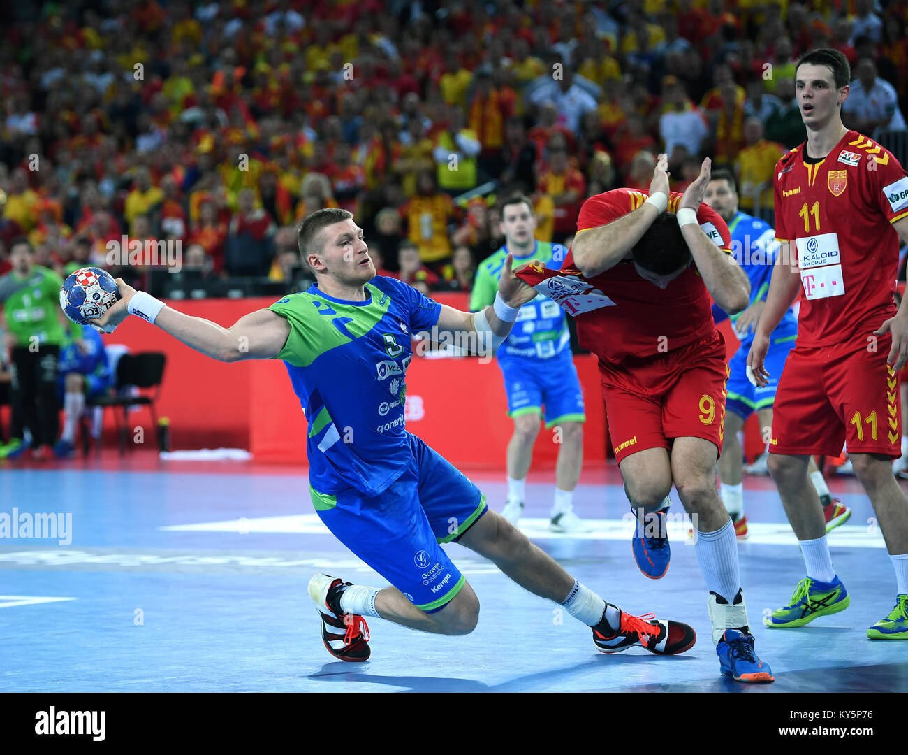 Ace of action hi-res stock photography and images - Alamy