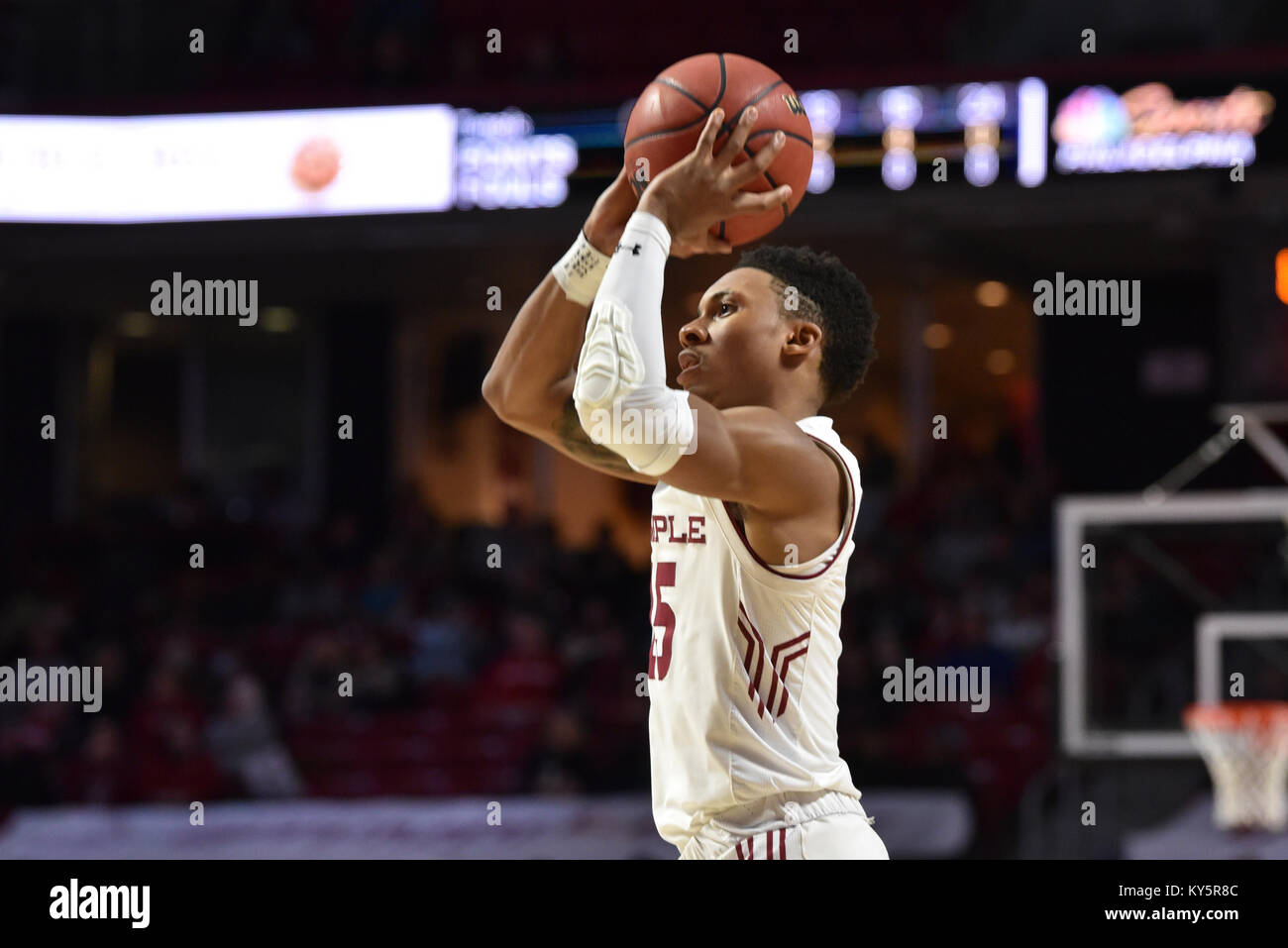 Philadelphia, Pennsylvania, USA. 13th Jan, 2018. Temple Owls guard NATE ...
