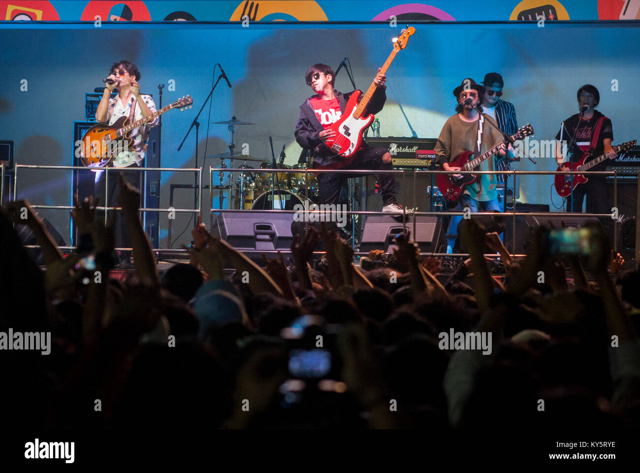 Bunkface hi-res stock photography and images - Alamy