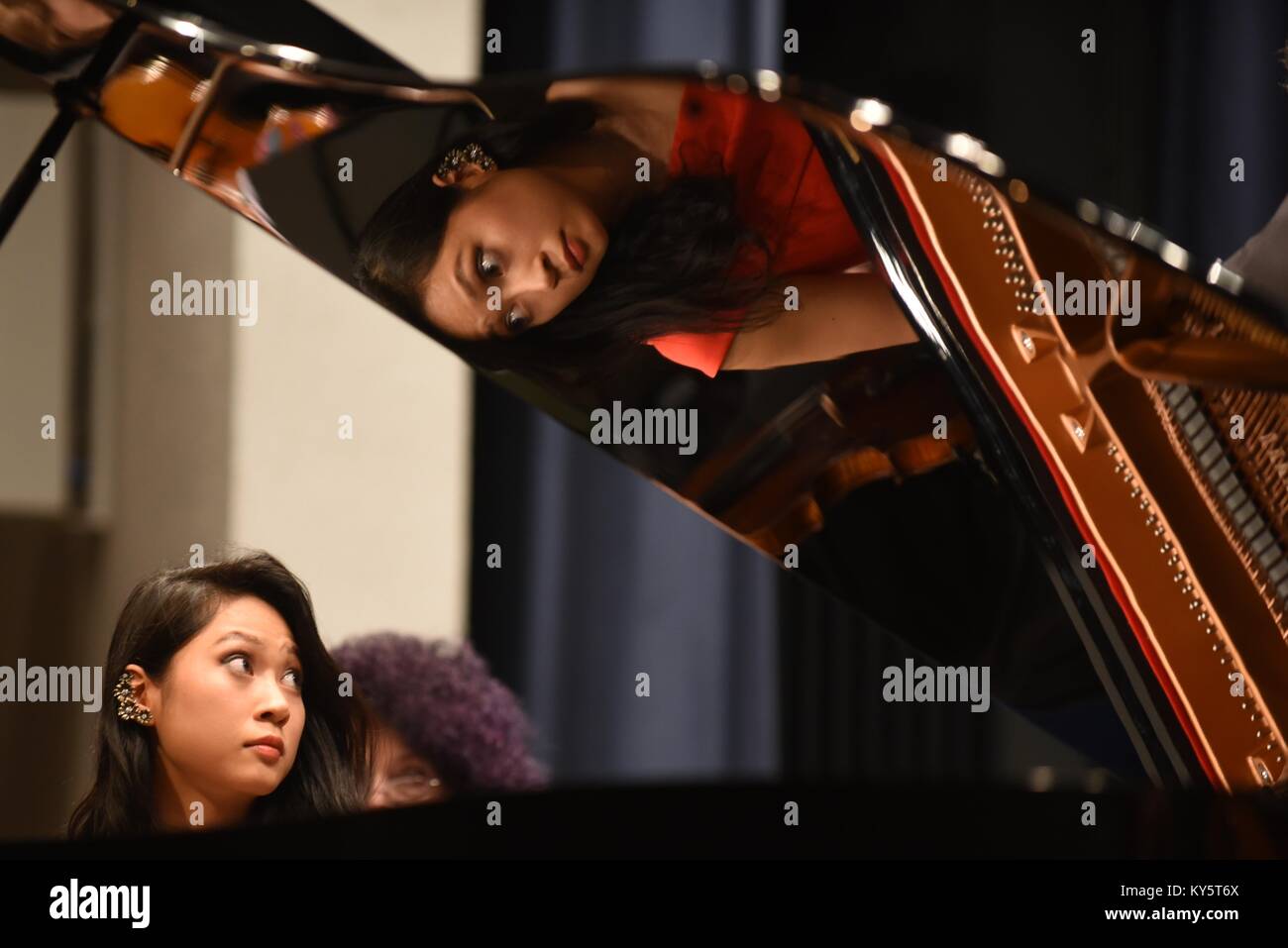 Anny hwang hi-res stock photography and images - Alamy