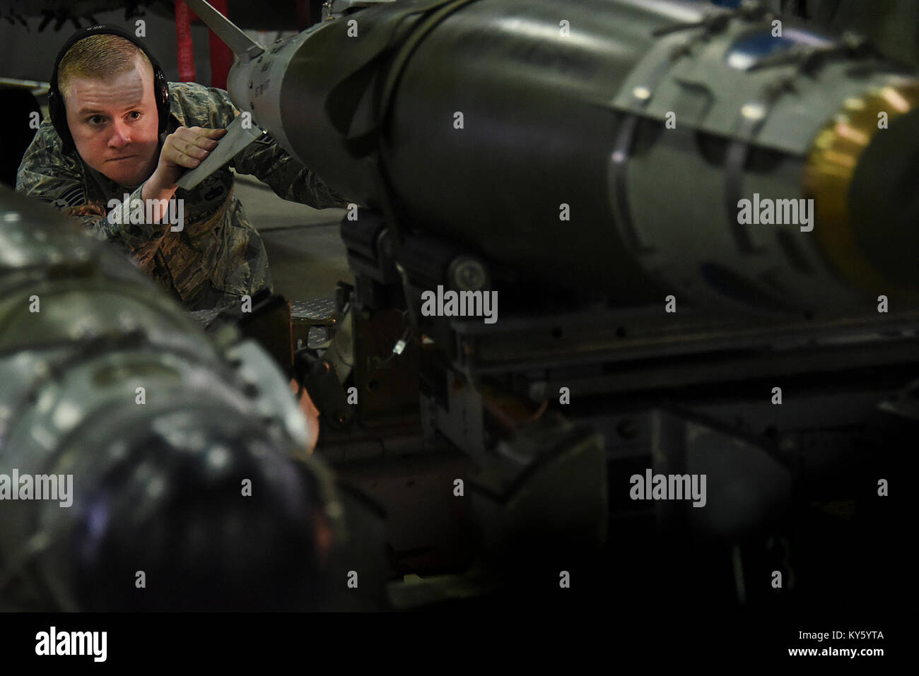 48th aircraft maintenance squadron hi-res stock photography and images ...