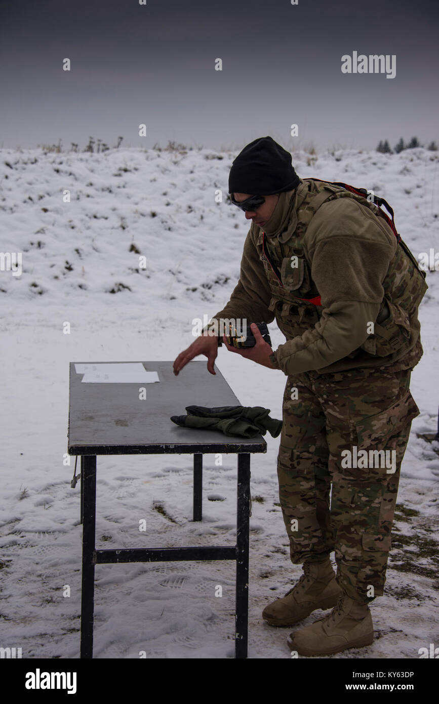 U.S. Soldiers with 615th Aviation Support Battalion, 1 Air Cavalry ...
