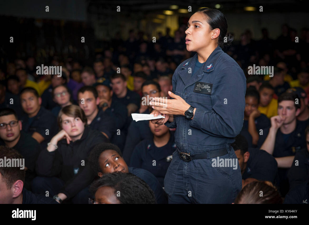 PACIFIC OCEAN (Dec. 19, 2017) Boatswain's Mate 2nd Class Jasmine Arceo ...