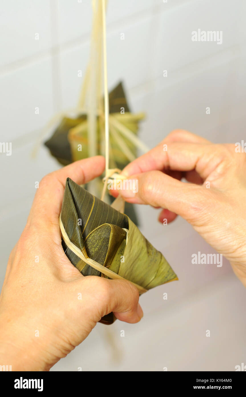 Rattan strings hi-res stock photography and images - Alamy