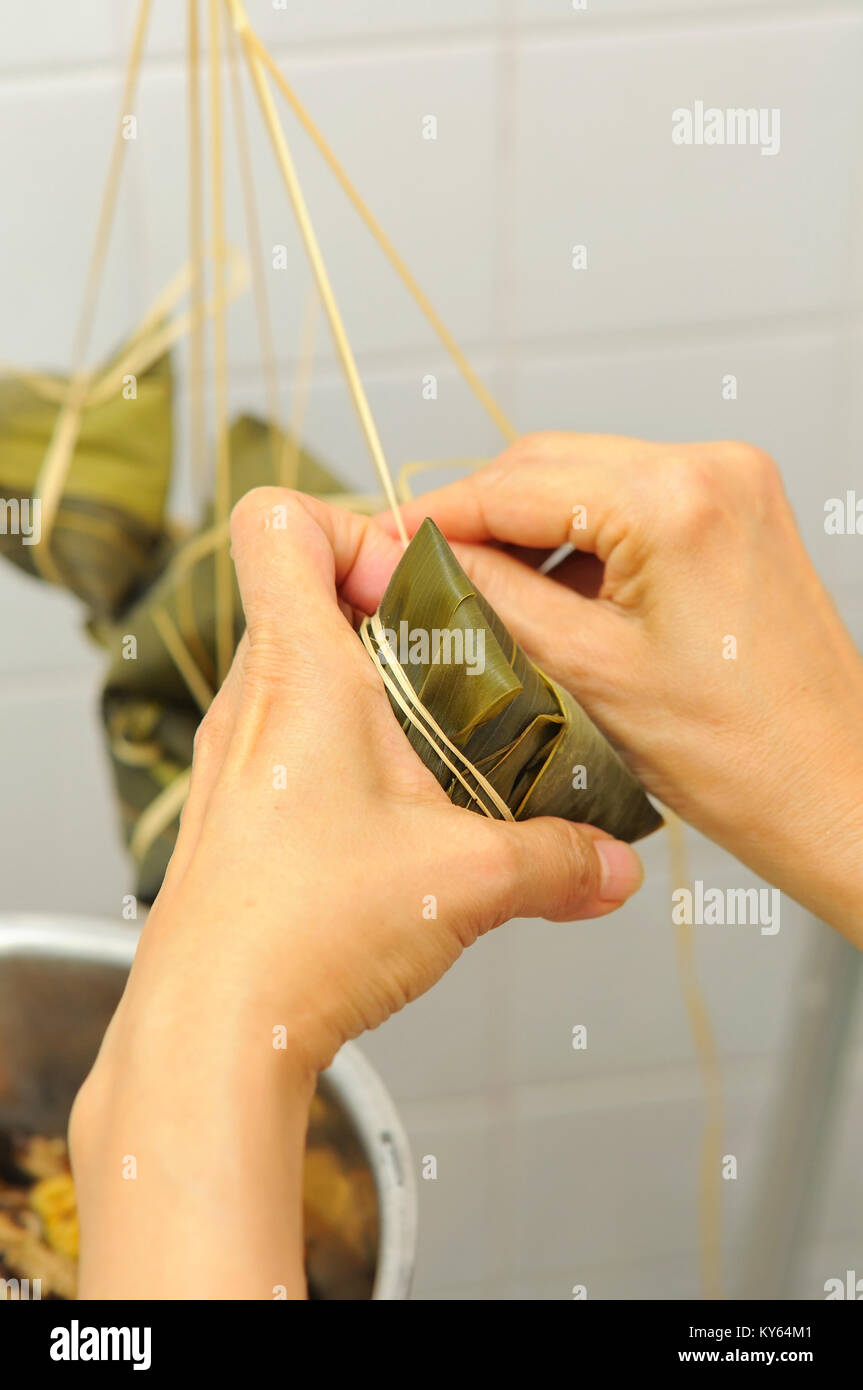 Rattan strings hi-res stock photography and images - Alamy