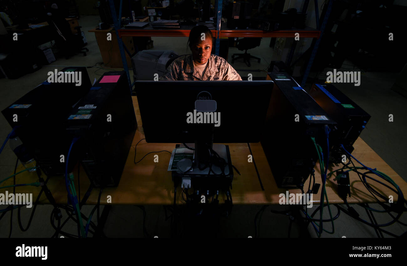 Airman 1st Class Paris Mayo, 380th Expeditionary Communications ...